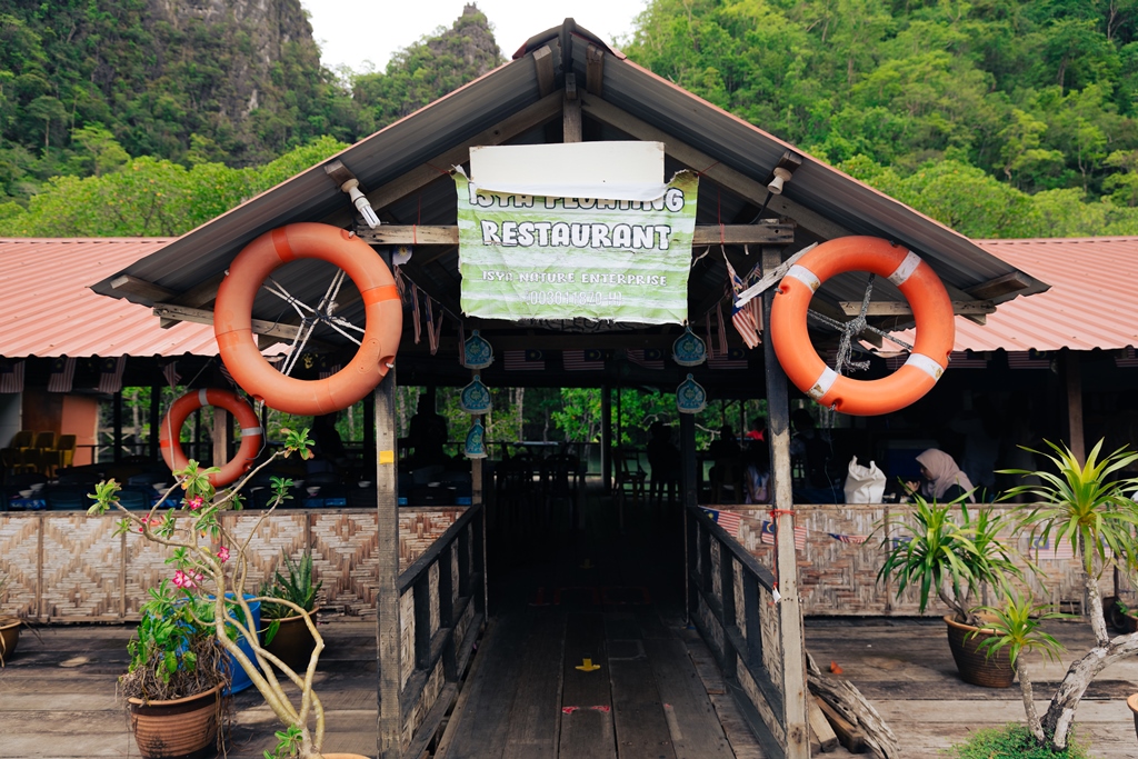 Fish Farm-Fish Feeding - Sea Adventure Langkawi
