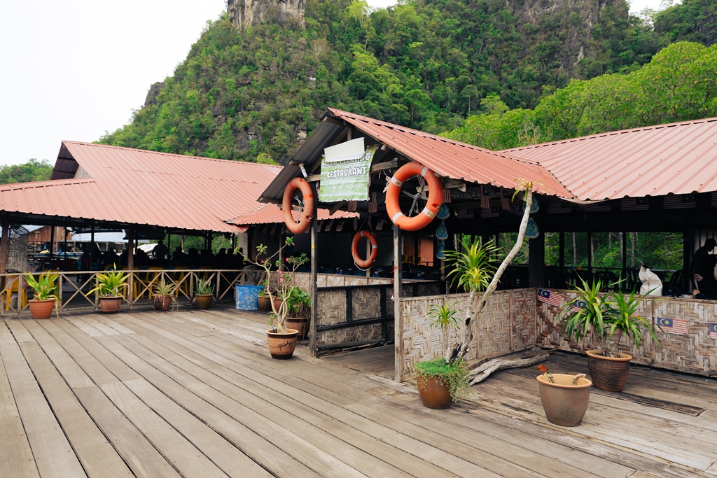 Fish Farm-Fish Feeding - Sea Adventure Langkawi